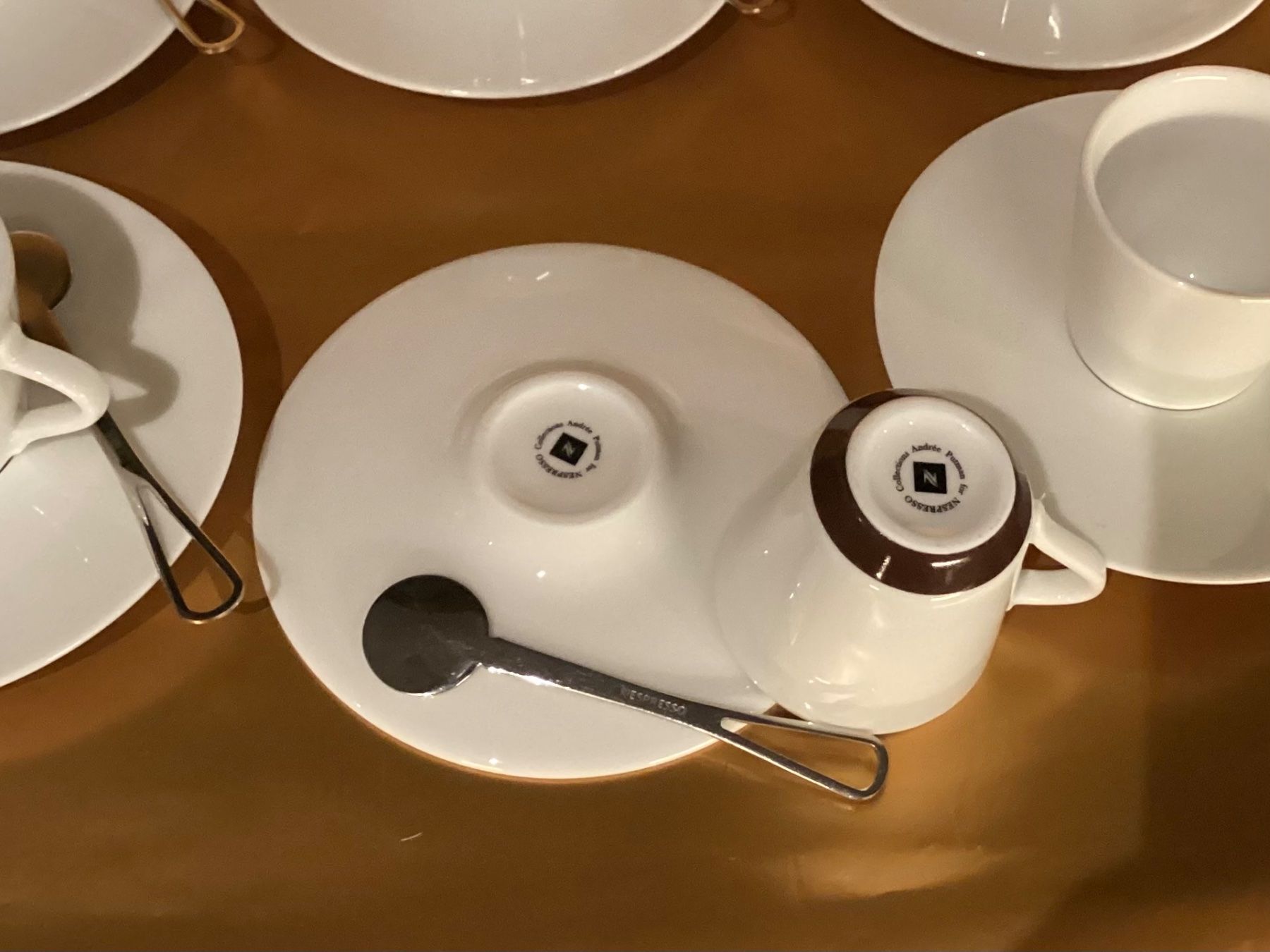 NESPRESSO / 6 Espressotassen mit Teller und Löffeli. 🥄 (Gebraucht) in ...