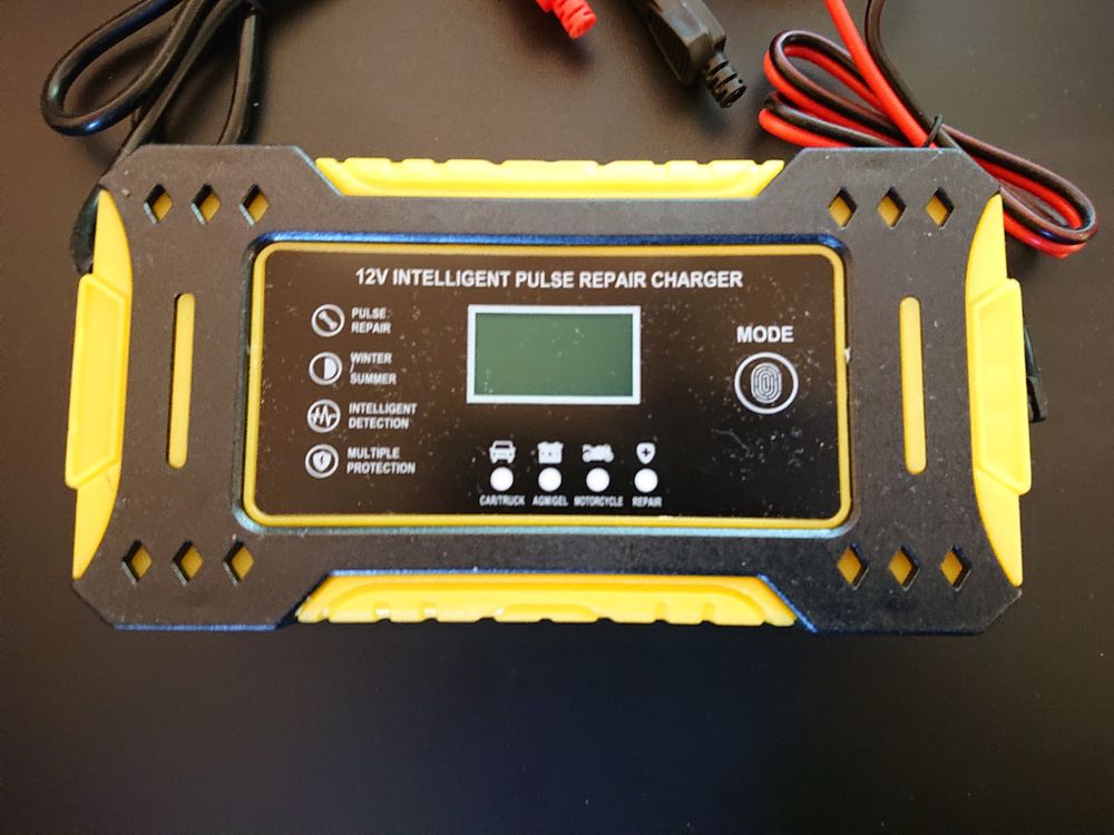NEU - 12V Intelligent Pulse Repair Charger für Auto Batterie (Neu und ...