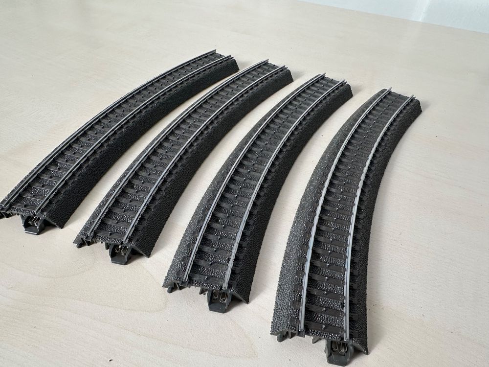 Märklin Gebogenes C-Gleis R2 24230 (Kat. A) (Gebraucht) in Ennenda für ...