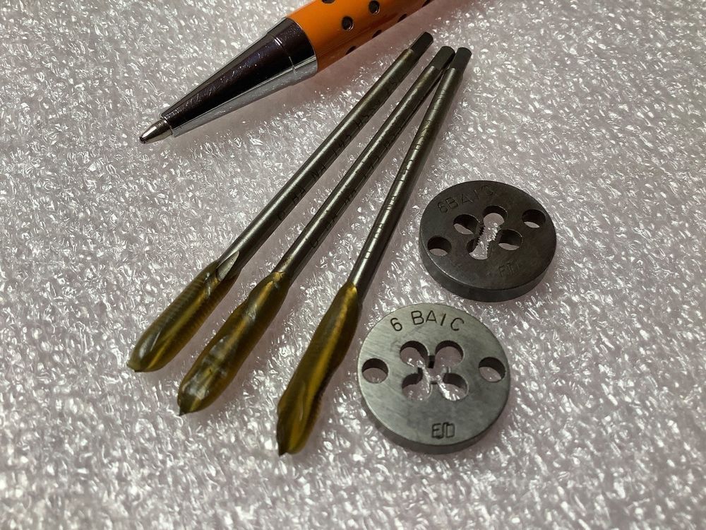 6BA Gewindebohrer & Schneideisen Set, Neu von ESO Swiss (Neu und originalverpackt) in Widnau für ...