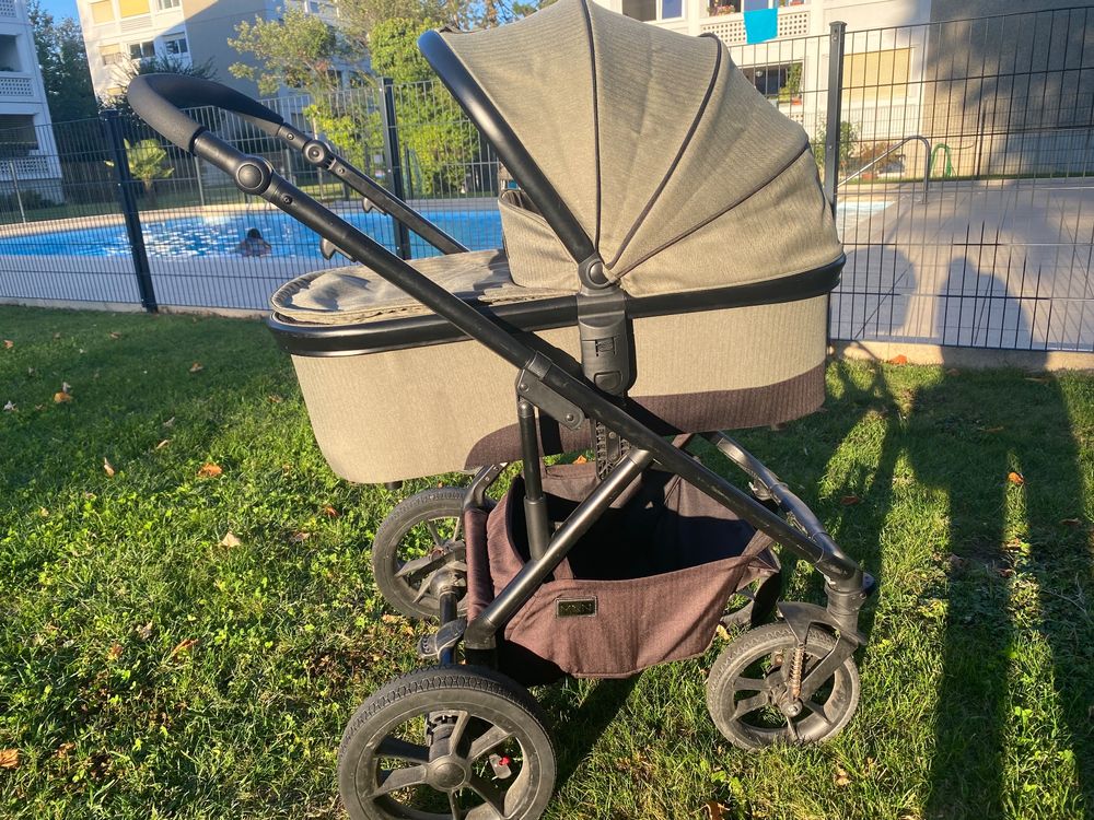 Moon Baby Stroller ( 2 seats) | Kaufen auf Ricardo