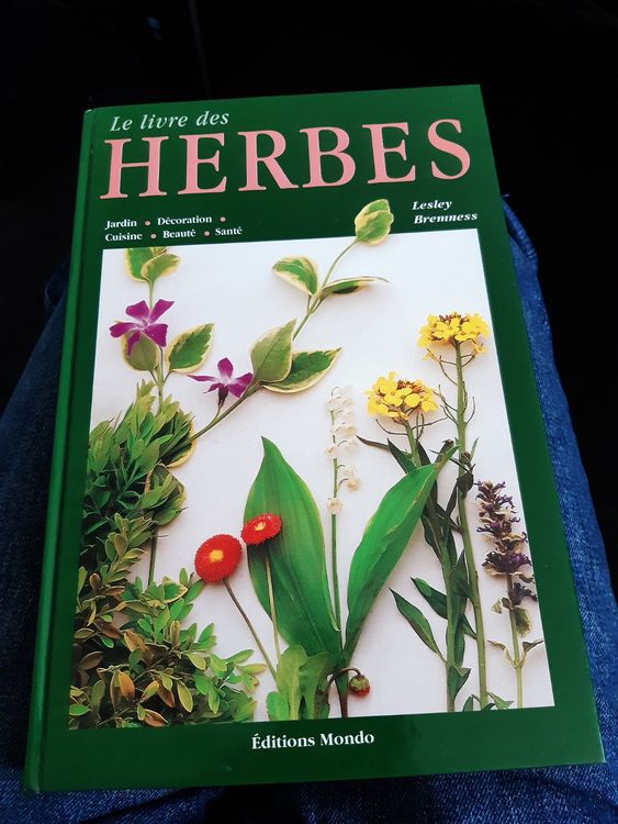 Le livre des Herbes (Lesley Bremness, 285p) (Gebraucht) in Frauenfeld für CHF 5 – mit Lieferung ...