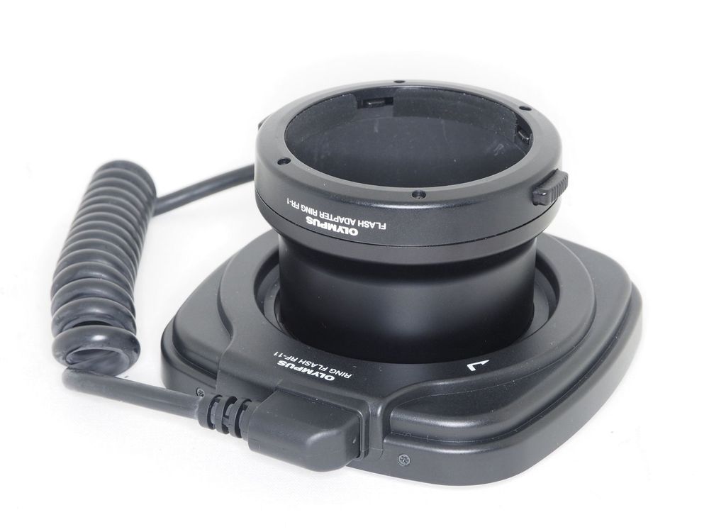Olympus Ringblitz RF-11 mit Adapter FR-1 | Kaufen auf Ricardo