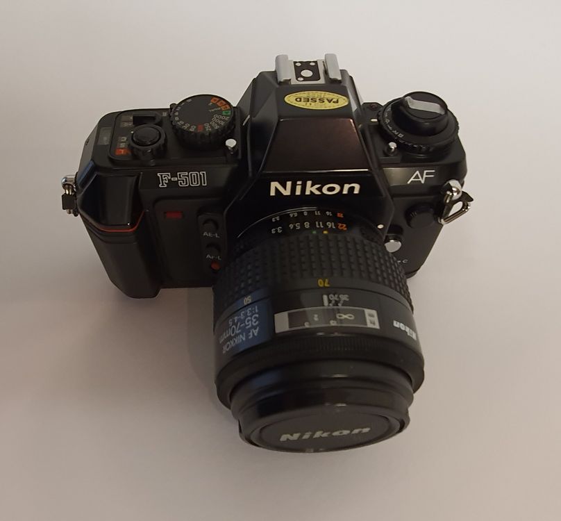 Nikon F 501 AF mit Blitz und Alu Koffer / 24 (Gebraucht) in Grenchen ...