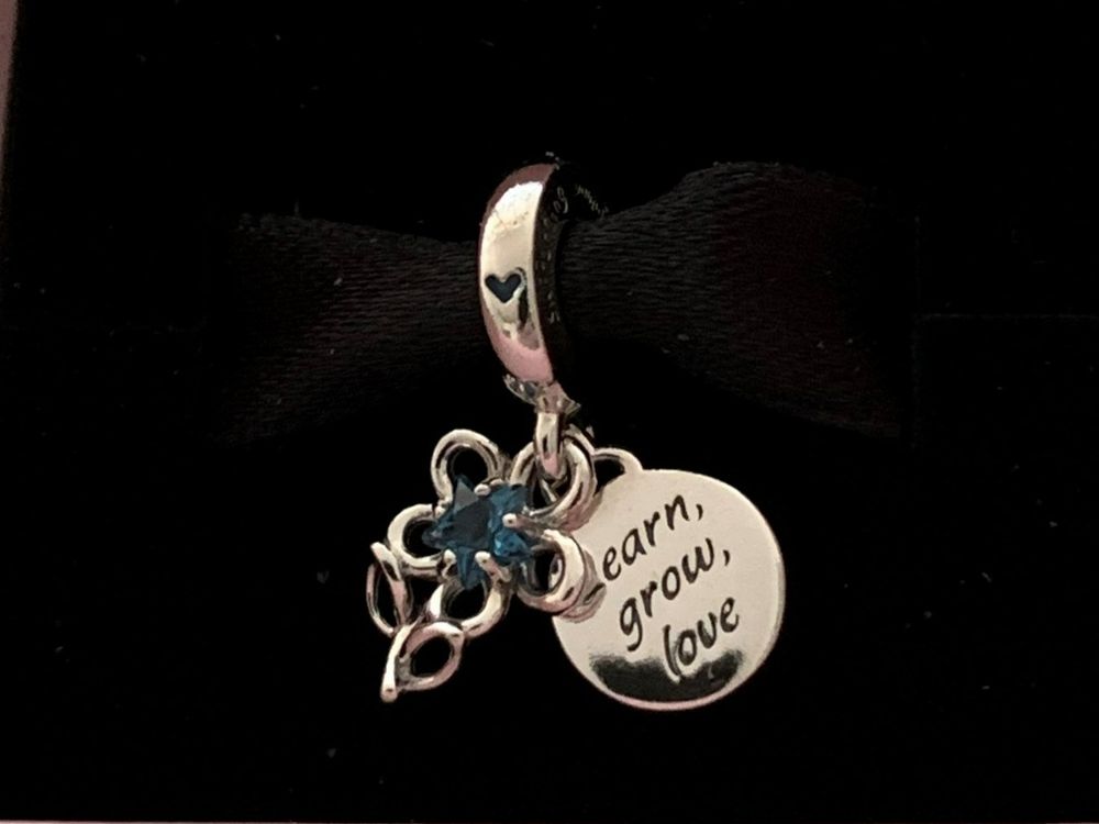 Pandora UNICEF World Children's Day 2022 Dangle Charm | Kaufen auf Ricardo