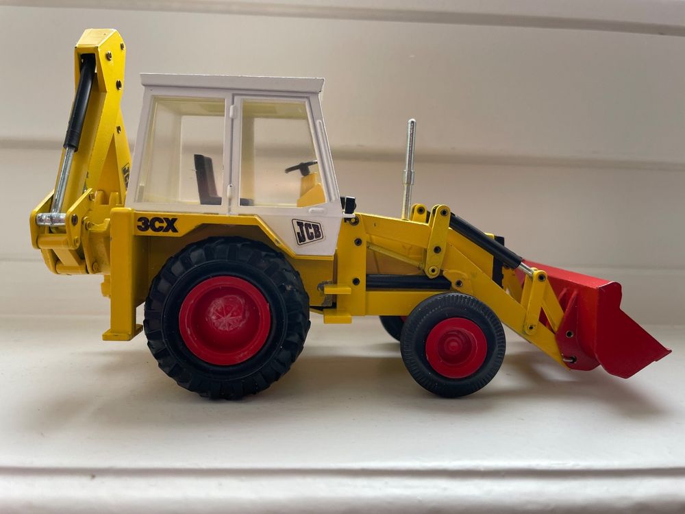 JCB 3 CX NZG 216 (Neu (gemäss Beschreibung)) in Biel/Bienne für CHF 289 ...