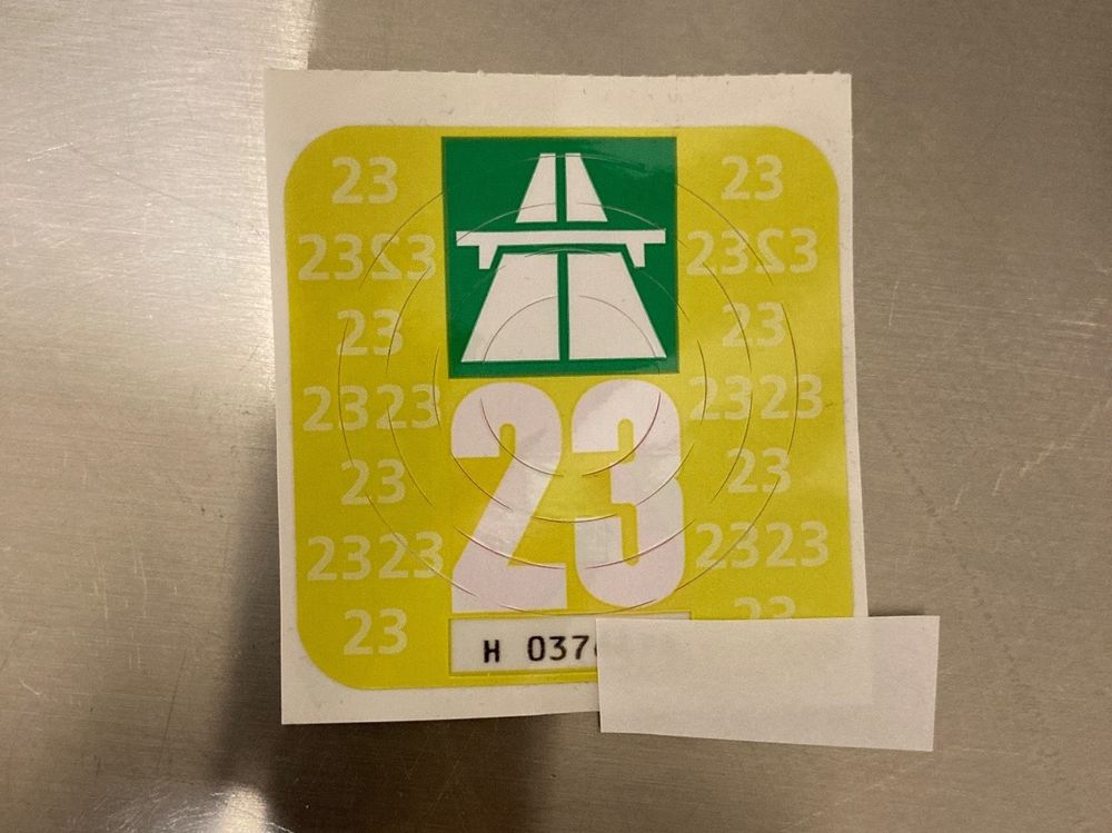 Autobahnvignette 2023, Vignette (Neu und originalverpackt) in Lyss für CHF 25 – mit Lieferung ...