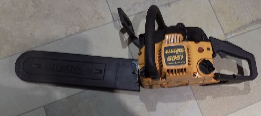 Partner Motorkettensäge 351 plus 2 Ltr Oel, 2.Kette | Kaufen auf Ricardo