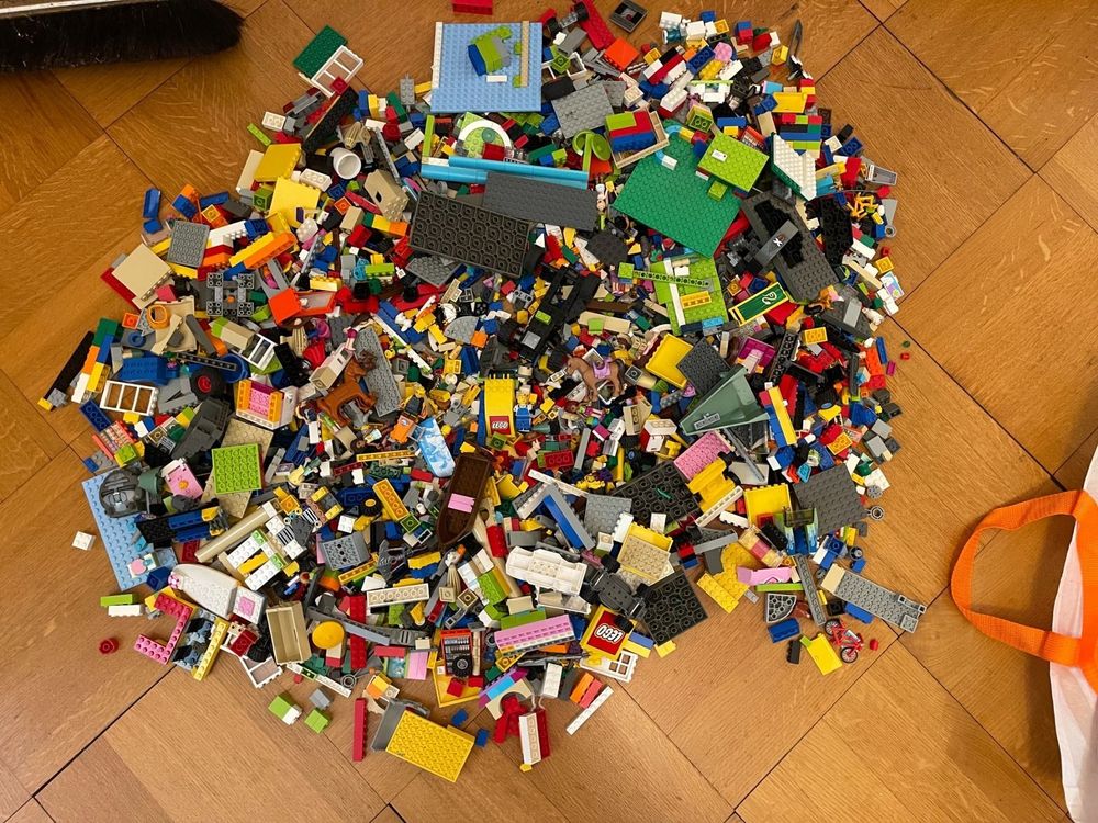 Unsortierte Legos, ein Sack voll (Gebraucht) in Zürich für CHF 48 – mit ...