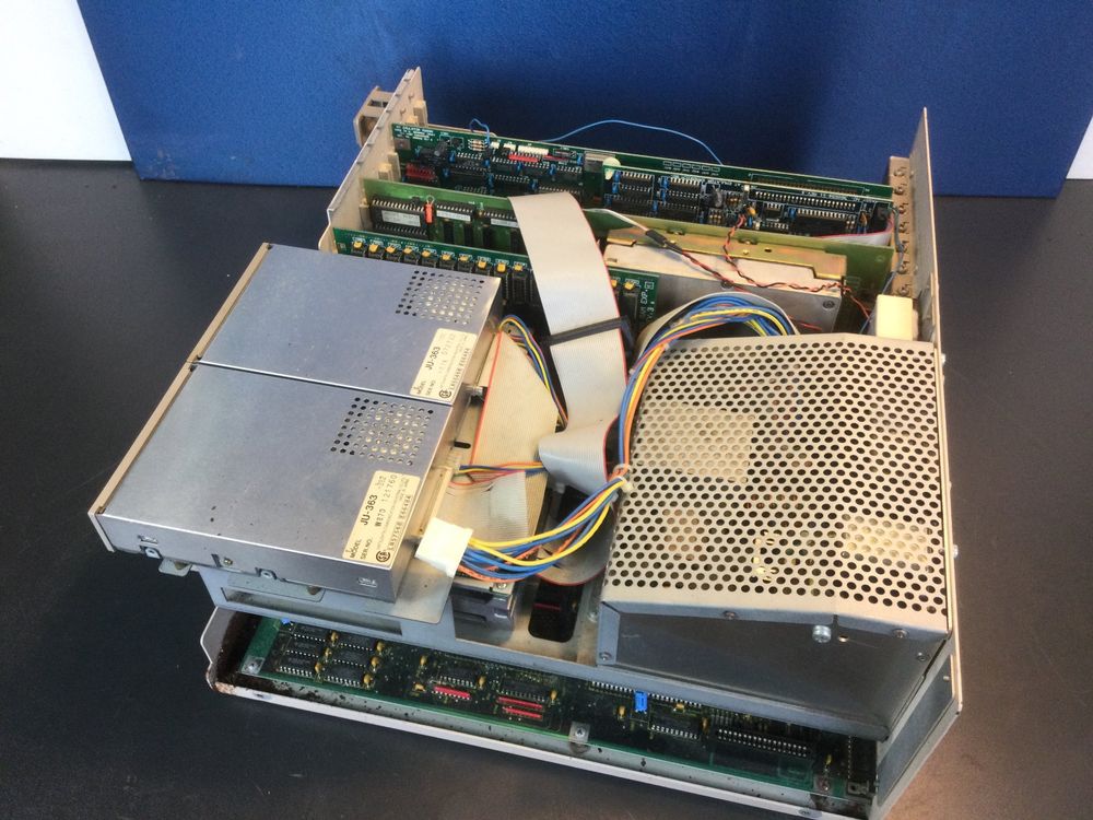 Alter gebrauchter Commodore Amiga 2000 Retro Kult-Computer (Defekt) in ...