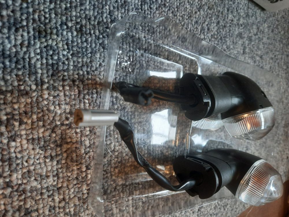 2 Yamaha MT 07 Blinker (Neu (gemäss Beschreibung)) in für CHF 15 – mit ...