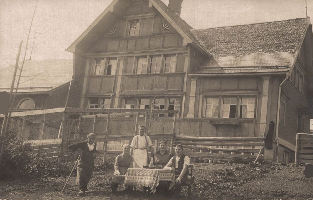 Bauernhaus mit Besitzerfamilie (Gebraucht) in Bronschhofen für CHF 18 – mit Lieferung auf ...