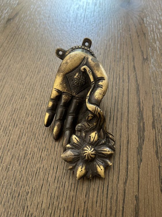 Bronzener Türgriff mit Buddha-Hand (Usato) a Losone per CHF 23 – solo ...