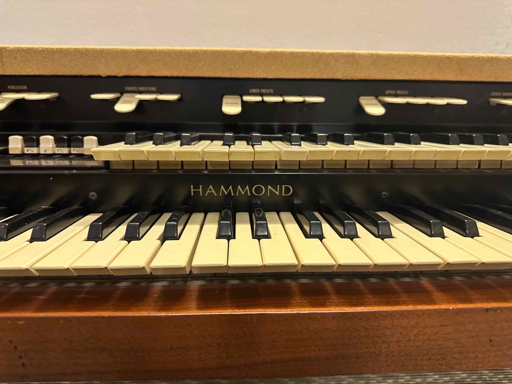 HAMMONDORGEL Mod. M102 (Gebraucht) in Zürich für CHF 175 – nur Abholung ...