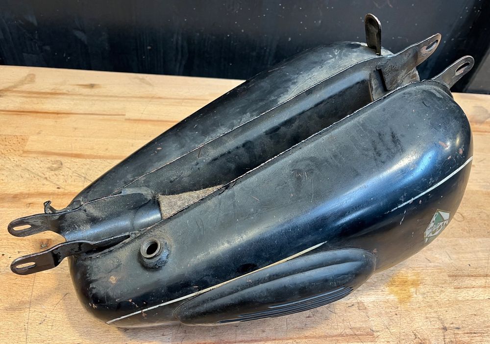 DKW IFA MZ RT 125 Motorrad Benzintank schwarz ⑤ №49 (Gebraucht) in ...