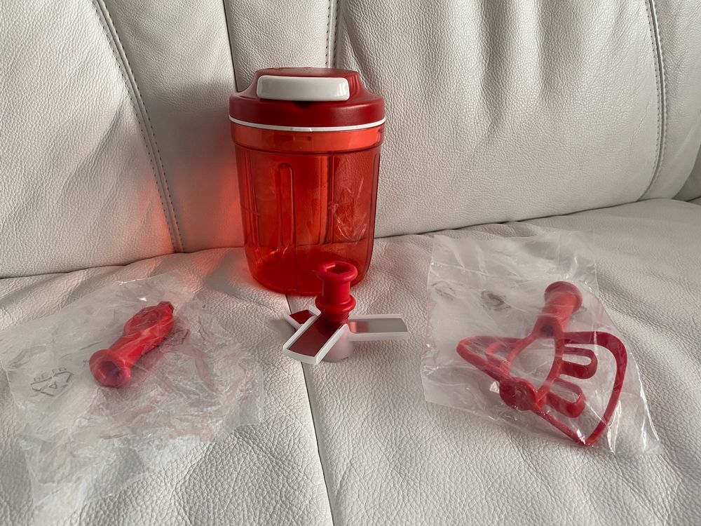 Tupperware Handmixer rot 730 ml mit Zubehör NEU ! | Kaufen auf Ricardo
