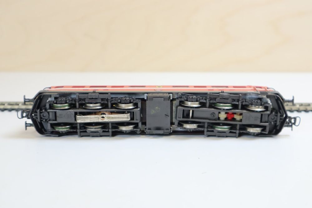 ROCO SBB Ae 6/6 E-Lok "Uri" - Wechselstrom H0 (Gebraucht) in Winterthur für CHF 65 – mit ...