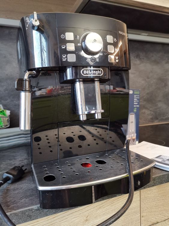 Delonghi Magnifica S ab 1.- | Kaufen auf Ricardo