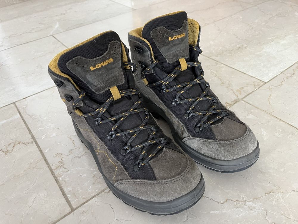 gut erhaltene Wanderschuhe Lowa 39 | Kaufen auf Ricardo