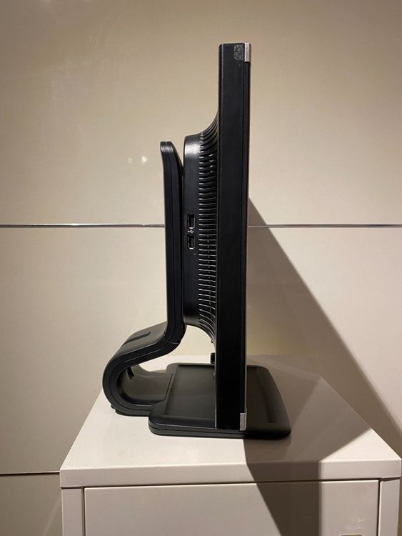 HP Compaq LA2205wg 22 Zoll Breitbild-LCD | Kaufen auf Ricardo