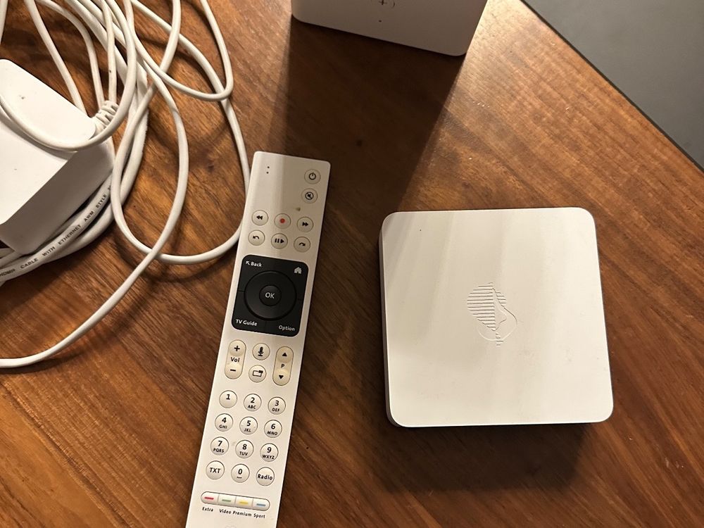 Swisscom TV Box + Internet Box 2 Router + Fernbedienung | Kaufen auf ...
