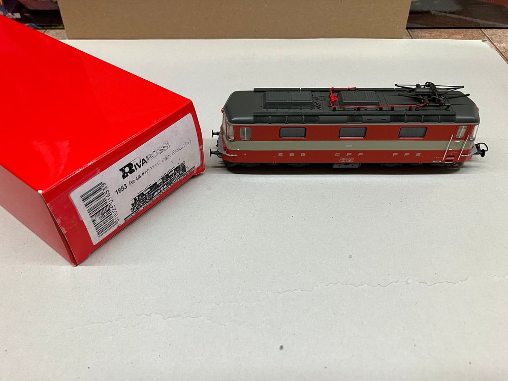 Rivarossi 1653 SBB Re 4/4 II 11141 "SwissExpress", H0 GS (Gebraucht) in Neuendorf für CHF 120 ...