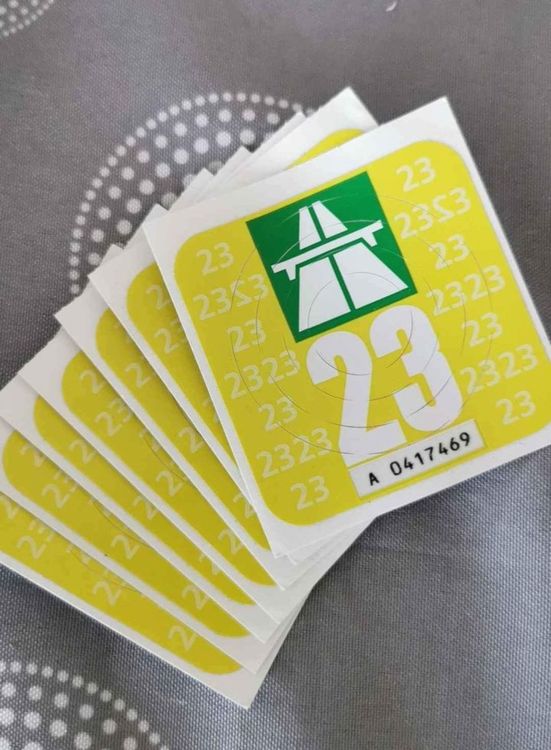 Autobahnvignette für das Jahr 2023 (Neu und originalverpackt) in Baar für CHF 26 – mit Lieferung ...