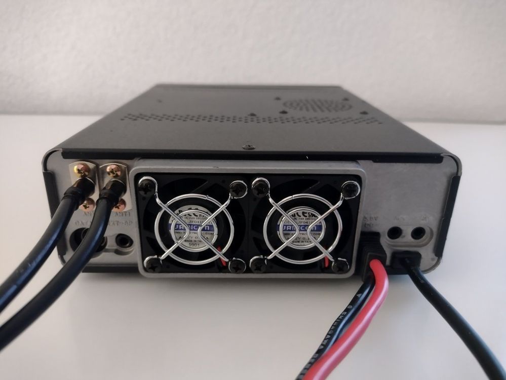 YAESU FT-100 KW/VUHF Transceiver (Gebraucht) in Zürich für CHF 316 ...