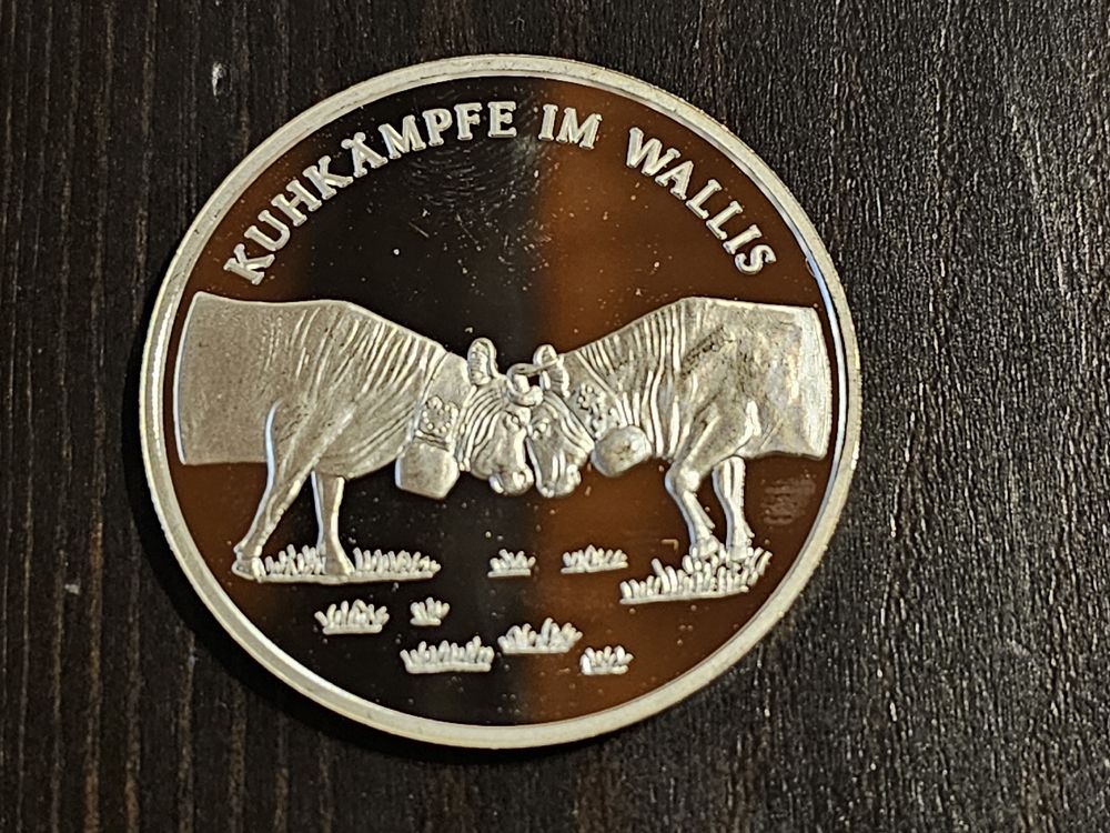 Kuhkämpfe im Wallis (Gebraucht) in la neuveville für CHF 21.9 – mit Lieferung auf Ricardo kaufen