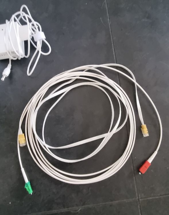 Neue Swisscom Internet Box 4 inkl. TV Box und alle Kabel (Neu (gemäss ...