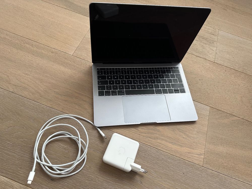 MacBook Pro Silver 13 inch (Gebraucht) in Spreitenbach für CHF 250 ...