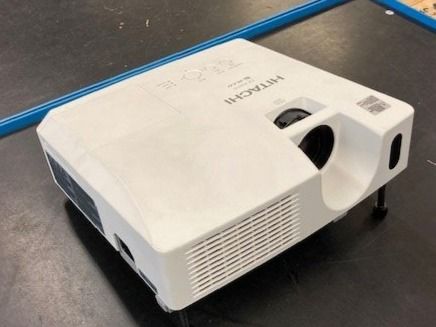 Hitachi CP-X3010 LCD Projector Beamer (Gebraucht) in Niederglatt ZH für ...