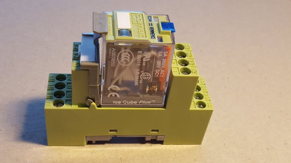 10 Remanenz-Relais comat C9-R21/DC 24V=, mit Sockel CS-114 (Neu und ...
