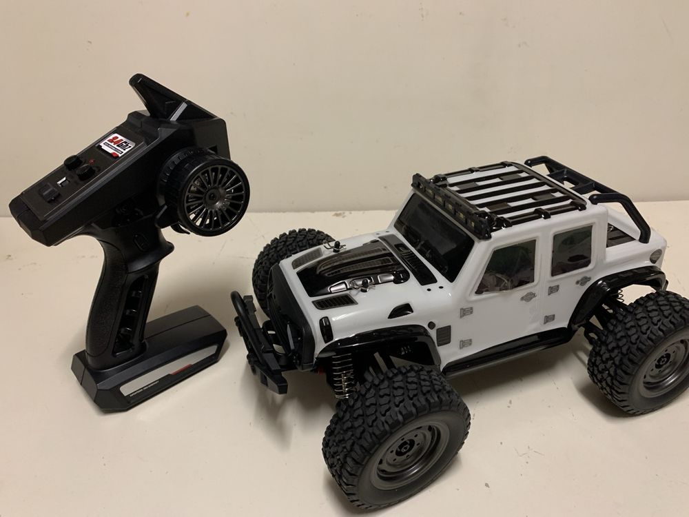 Su Chi Yu Gandry 4WD 3 Speed 1/16 mit Licht (Gebraucht) in Gorduno für ...
