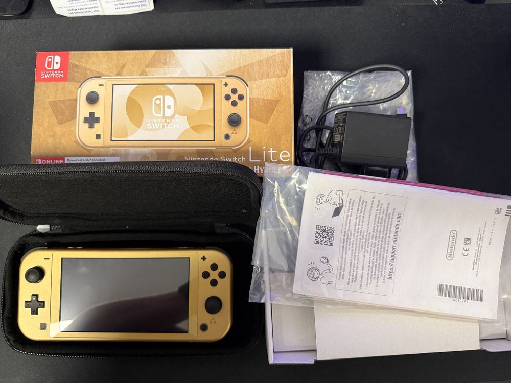 Nintendo Switch Lite Hyrule Edition Zelda (Neuf avec emballage d ...