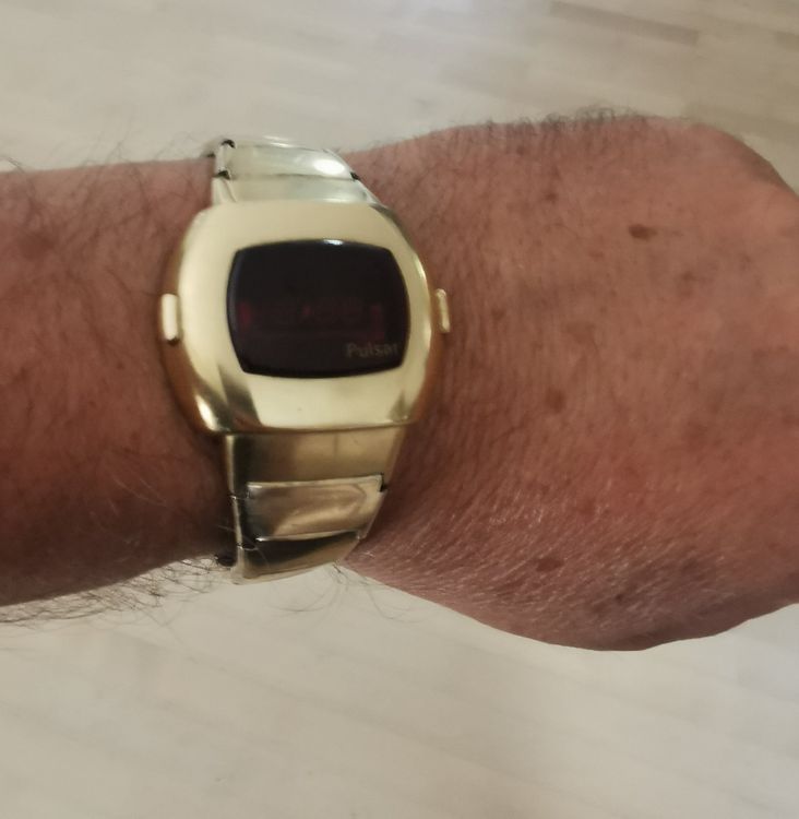 Pulsar P3 Kult LCD Uhr , 70er Jahren, vergoldet, läuft ! | Kaufen auf ...