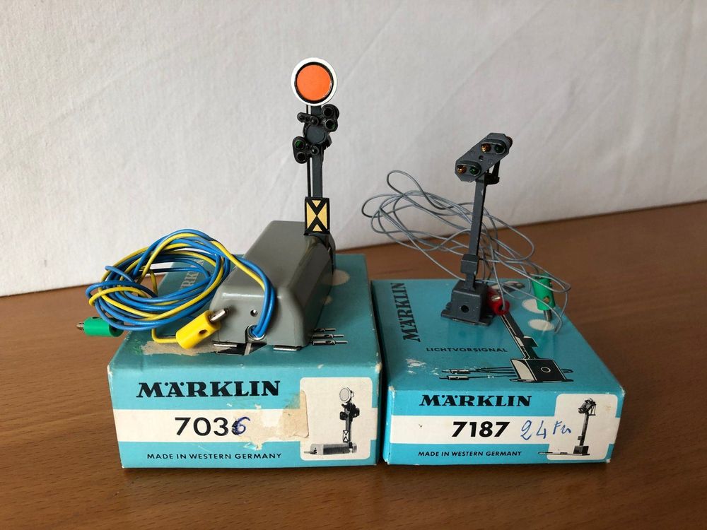 Märklin "H0" - Lot 2 signaux 7036 - 7187 (Neuf (Voir description)) à ...