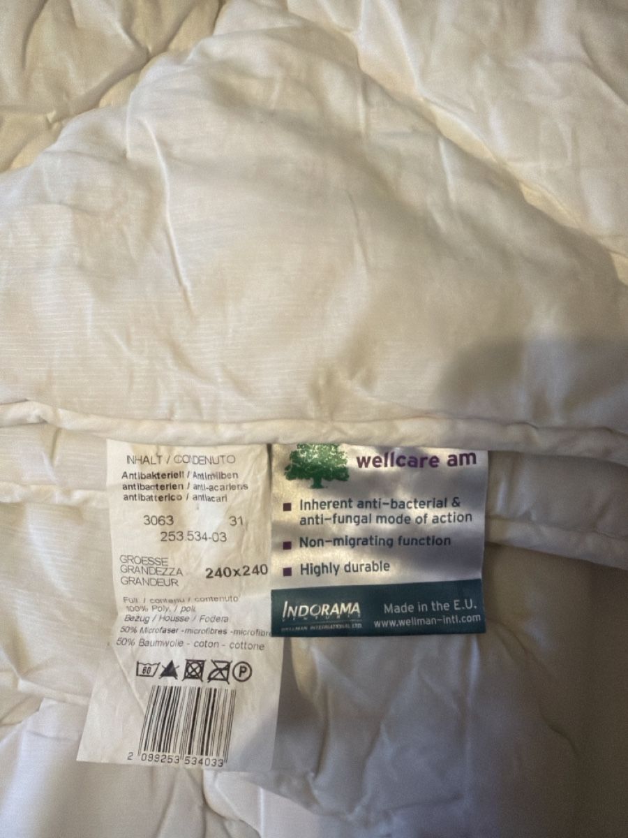 Couette chaude 240x240 cm, idéale pour l'hiver! ️ (D'occasion) à Romont ...