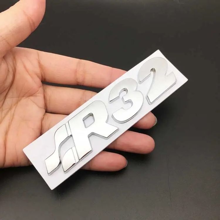 R32 Emblem chrom (Neu und originalverpackt) in für CHF 7 – mit ...