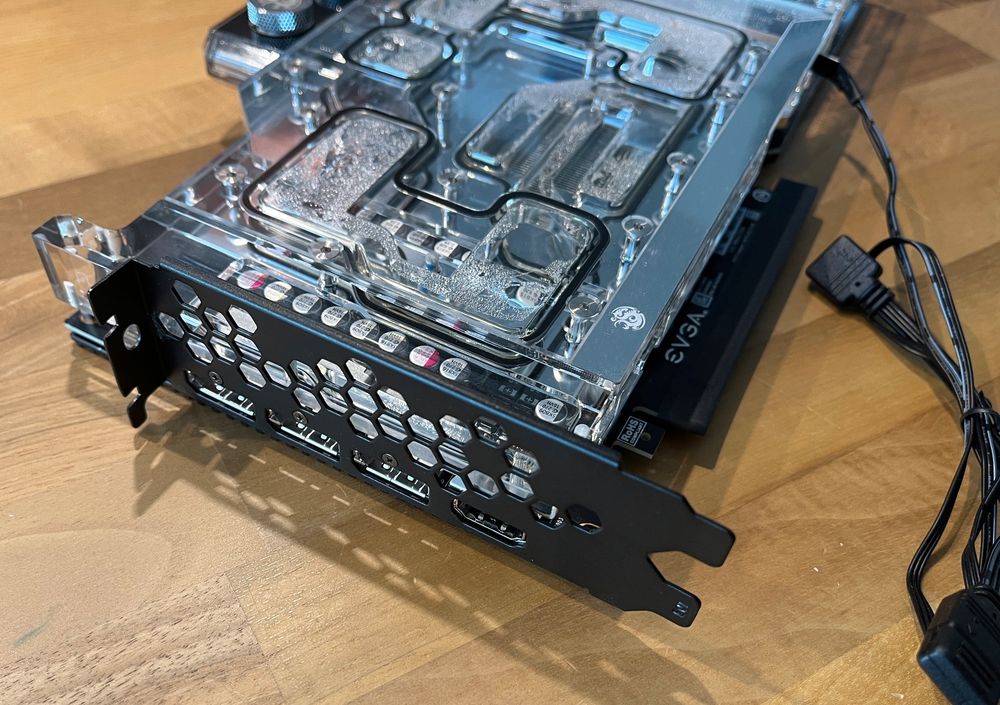 EVGA GeForce RTX 3090 FTW 3 Ultra - mit Wasserkühler (Gebraucht) in ...