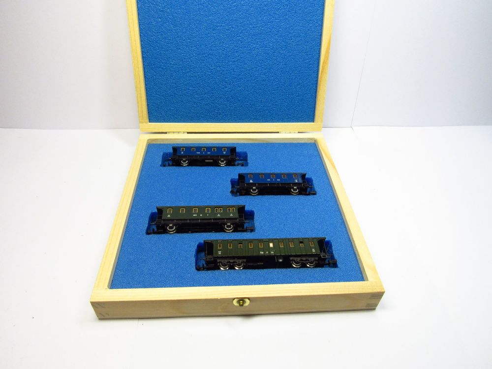 Juretic Personenwagenset 4-teilig in Holzbox (Neu (gemäss Beschreibung ...