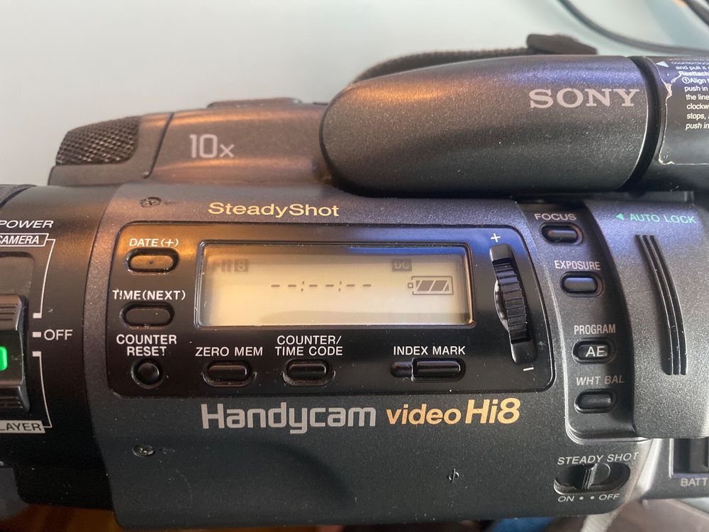 Sony Video Camera Recorder Hi8 CCD-TR2000E | Kaufen auf Ricardo