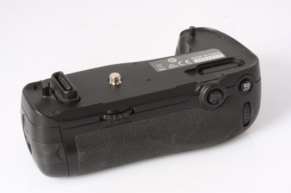 Nikon, Grip original MB-D16 pour Nikon D750 (Gebraucht) in Vernamiège ...