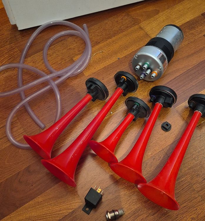 Hupe für Auto 12V La Cucaracha (Gebraucht) in Wikon für CHF 25 – mit ...
