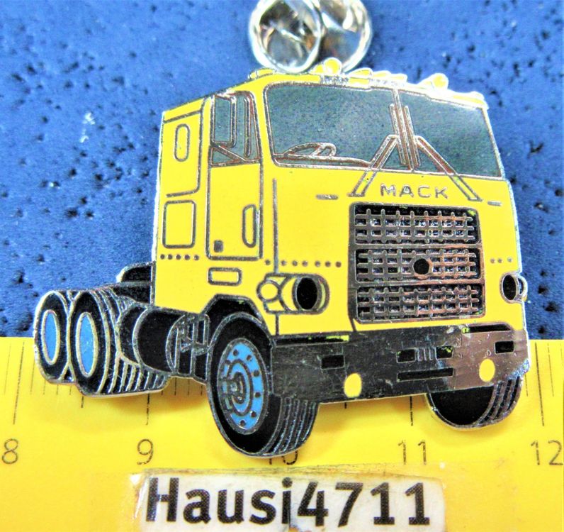 PIN MACK USA-TRUCK ZUGMASCHINE LKW GELB SILBRIG GROSS | Kaufen auf Ricardo