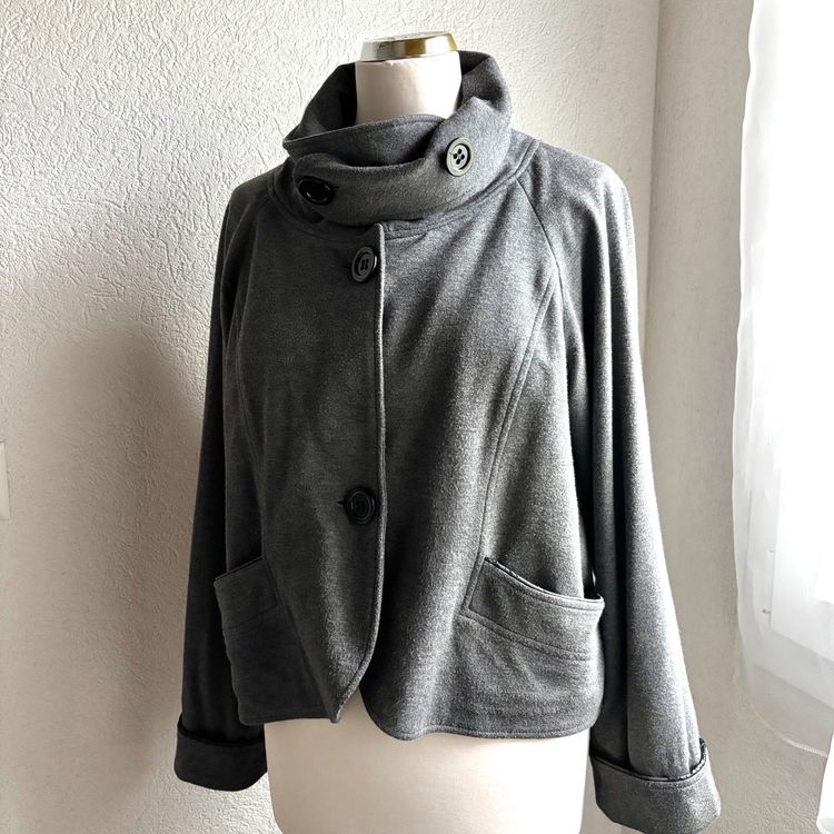 short grey trench coat | Kaufen auf Ricardo