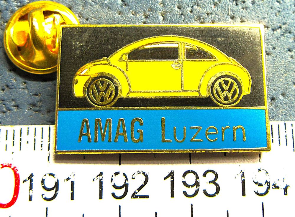 VW BEETLE GELB AUTO PIN AMAG LUZERN ENAMEL (Gebraucht) in Ettingen für ...