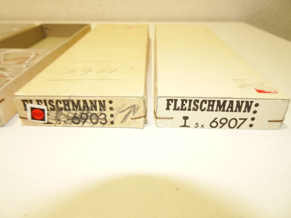 7 Fleischmann Stell und Schaltpult Stellwerk 6907 (Neu (gemäss ...