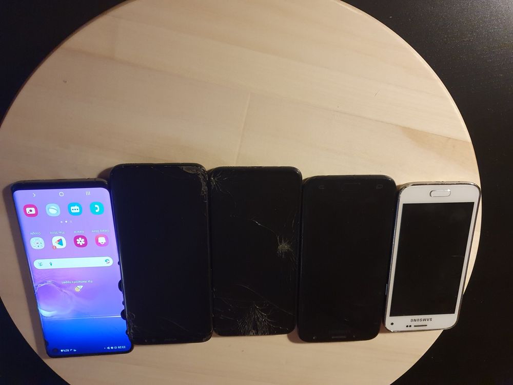 5 Samsung S10 - S8- A40 - J5 - S5 mini (Defekt) in Schüpbach für CHF 52 – mit Lieferung auf ...