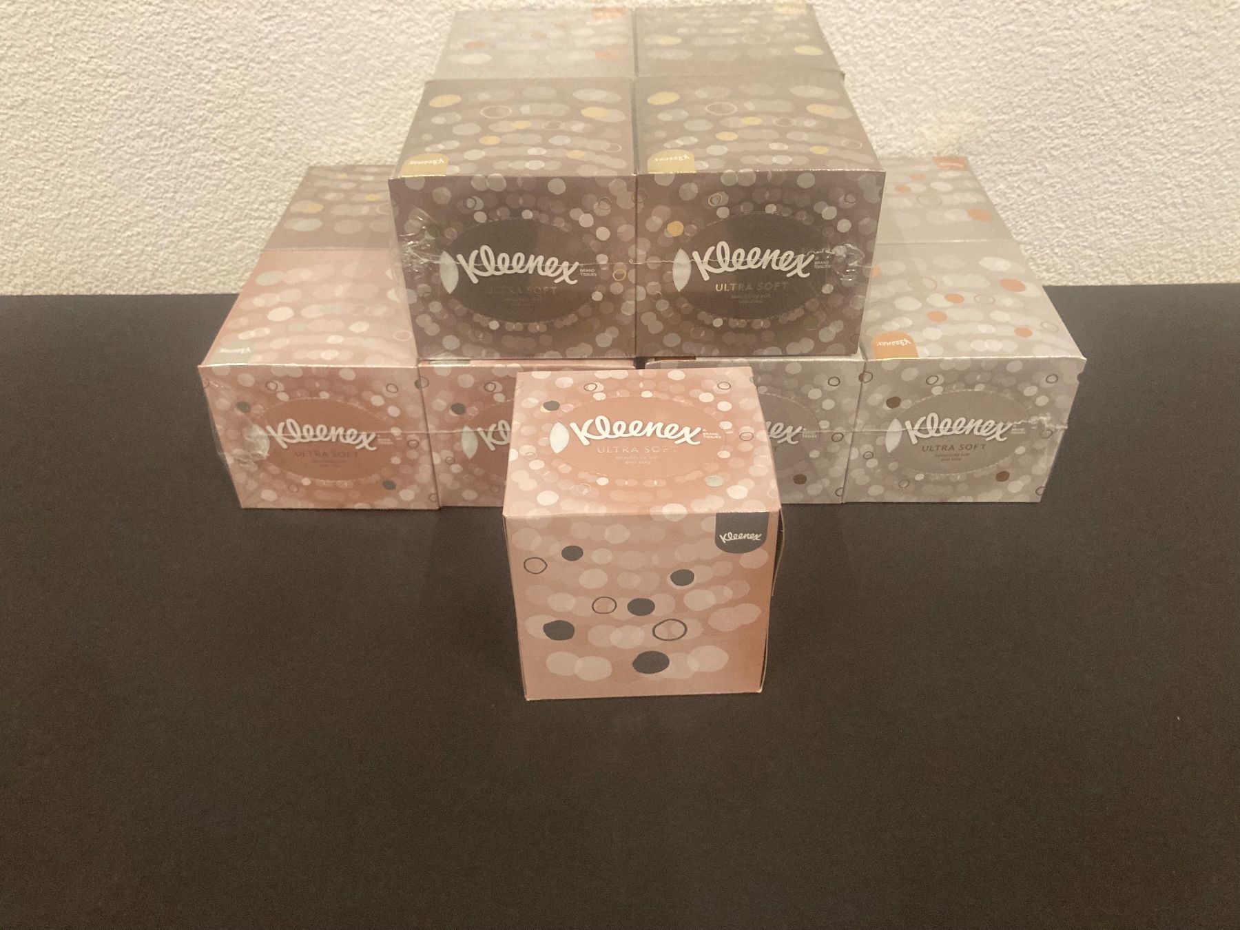 Kleenex Kosmetiktüchli, 12 Boxen mit je 48 Tüchli, 3-lagig (Neu und originalverpackt) in ...